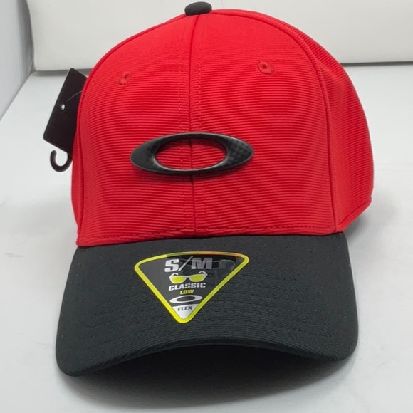 Oakley | Accessories | Nwt Oakley Classic Low Flex Fit Redlineblackout ...